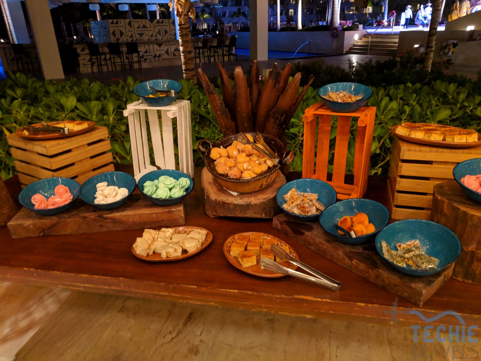 Hyatt Ziva Cancun - Food and Drink | TechieTravels