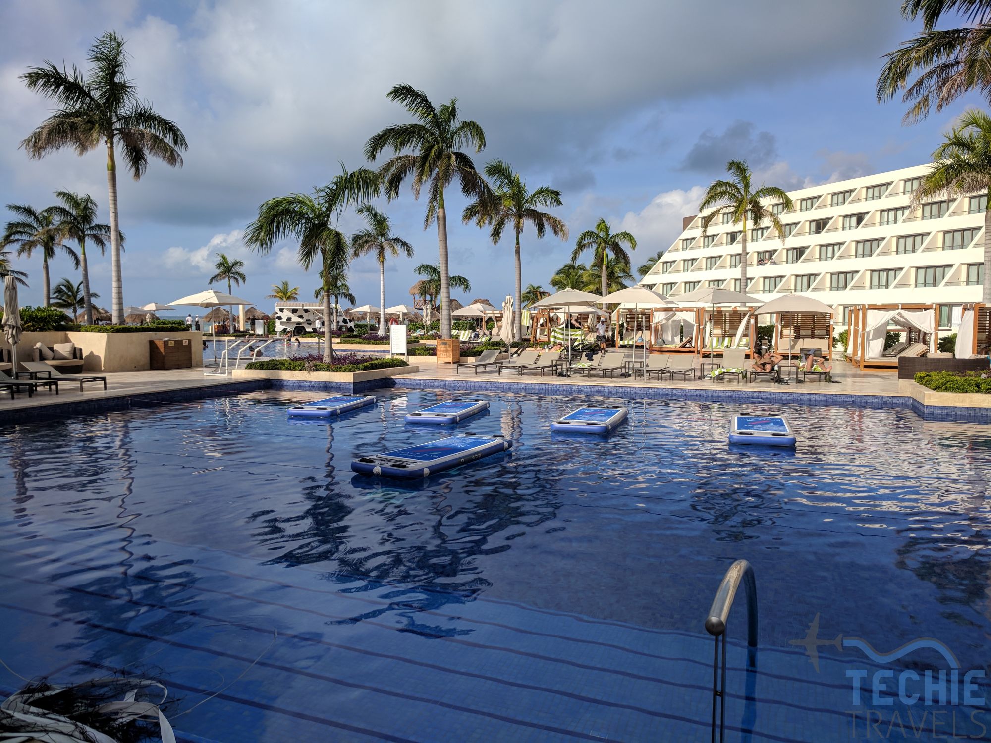 Hyatt Ziva Cancun - Pools and Beaches | TechieTravels